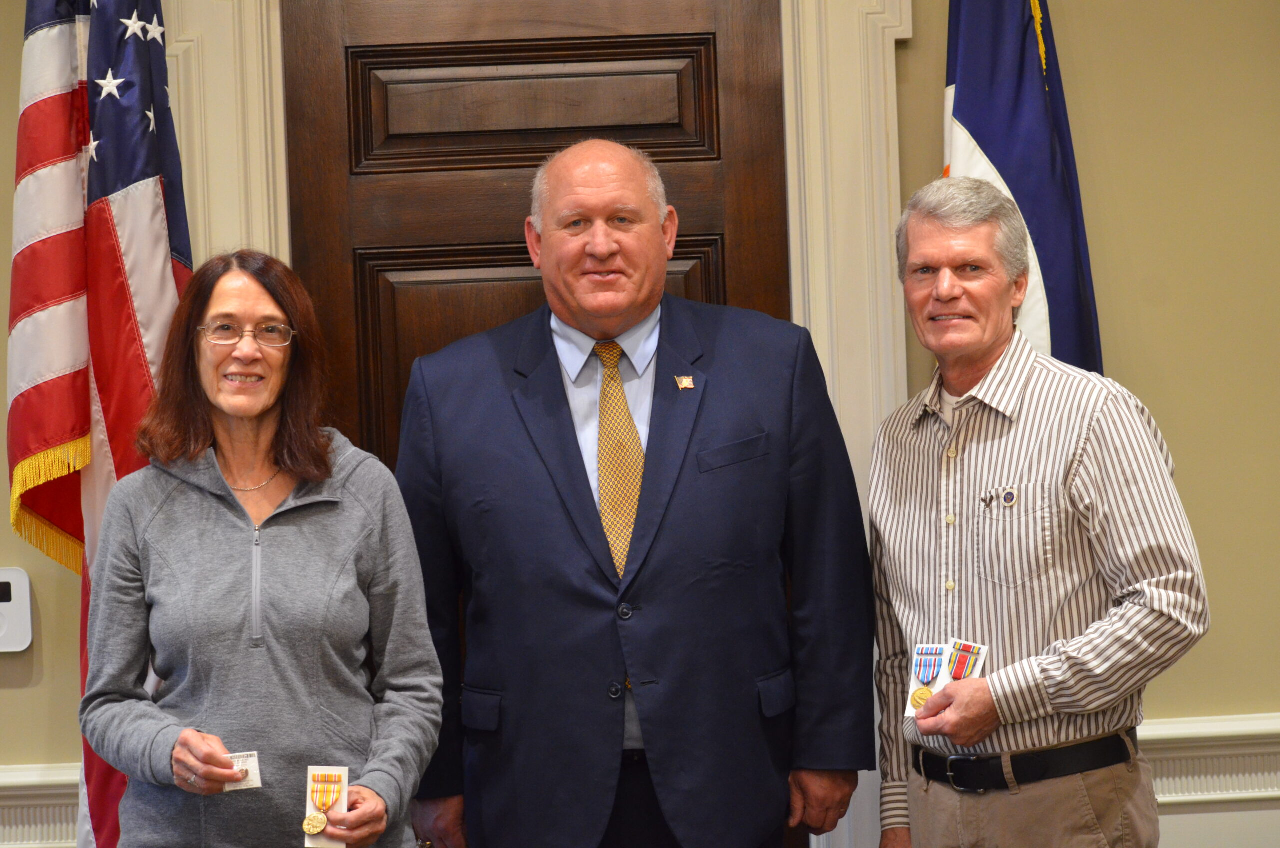 Congressman presents medals to family of WW II veteran | News, Sports ...
